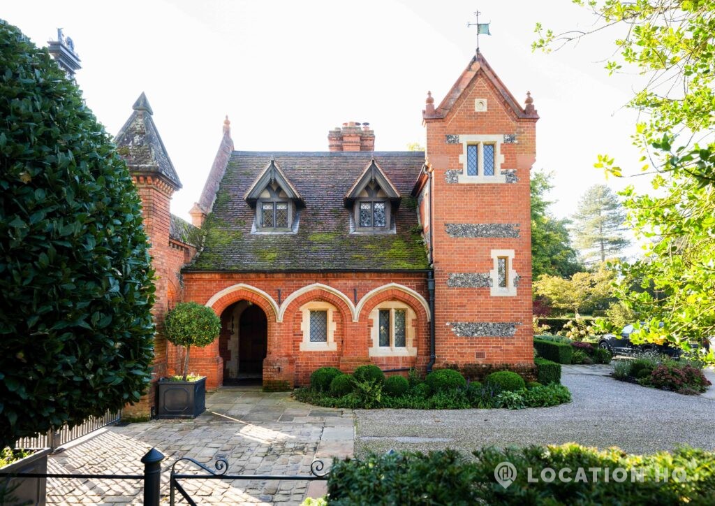 Victorian Gate House - Location HQ